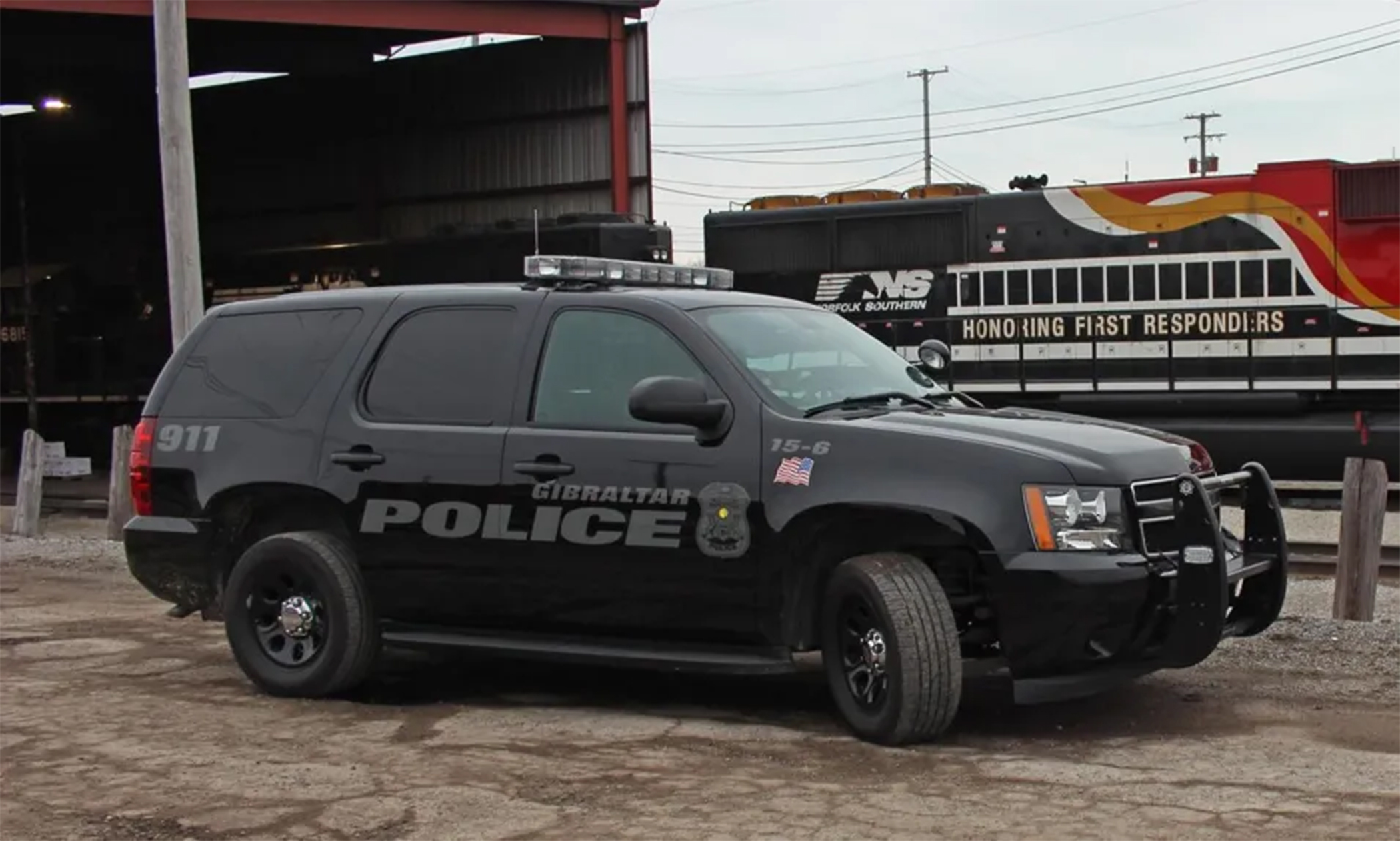 ‘Drunk’ Cop Caught on Bodycam Vomiting, Waving Gun at Crime Scene ...