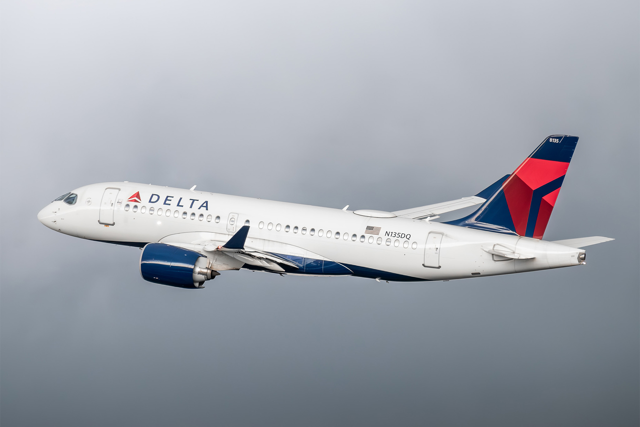 Woman Sues Delta Airlines After Drunk Off-Duty Pilot Groped and Kissed ...