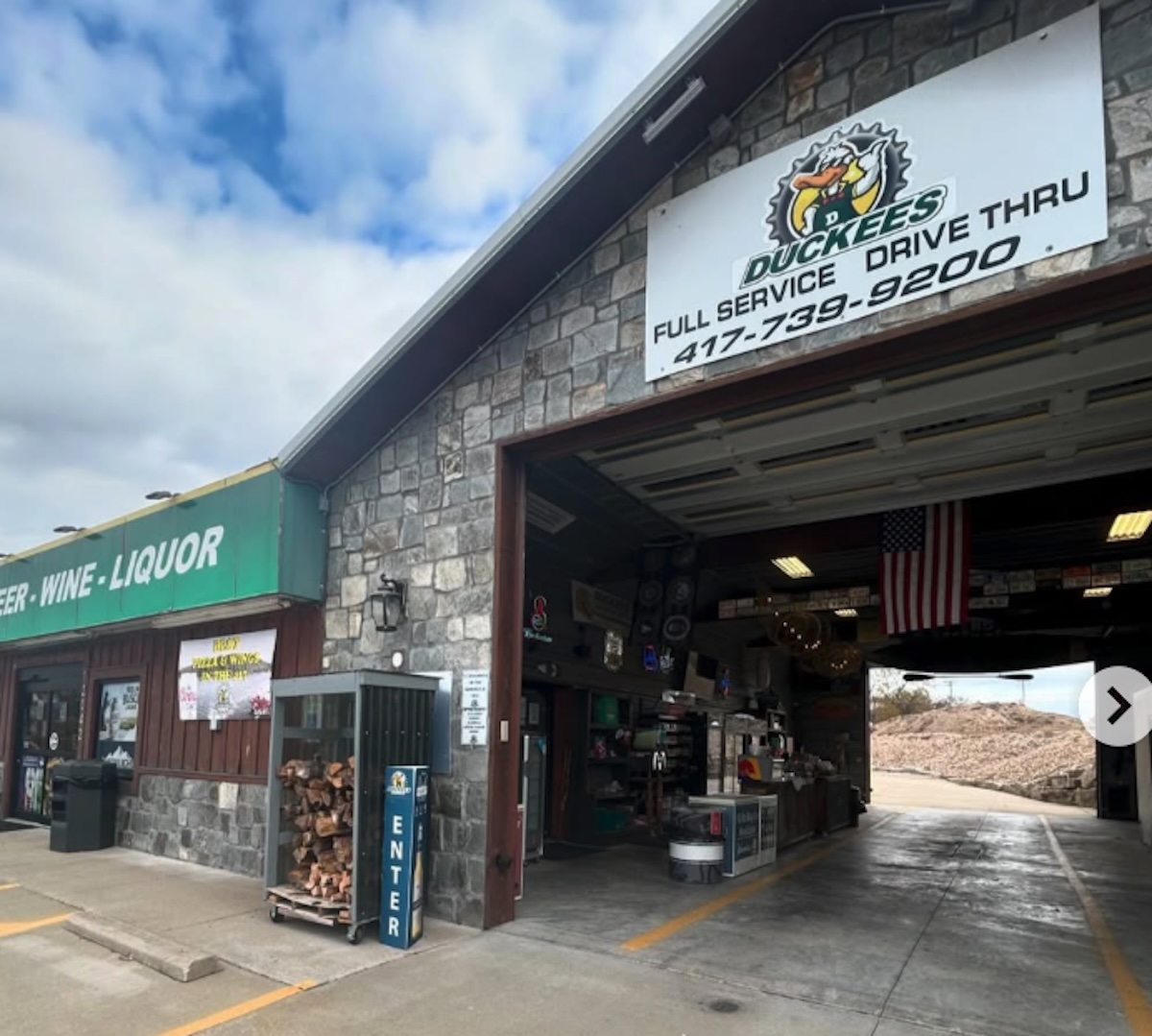 Buc-ee's Sues Liquor Retailer Duckees for Infringement