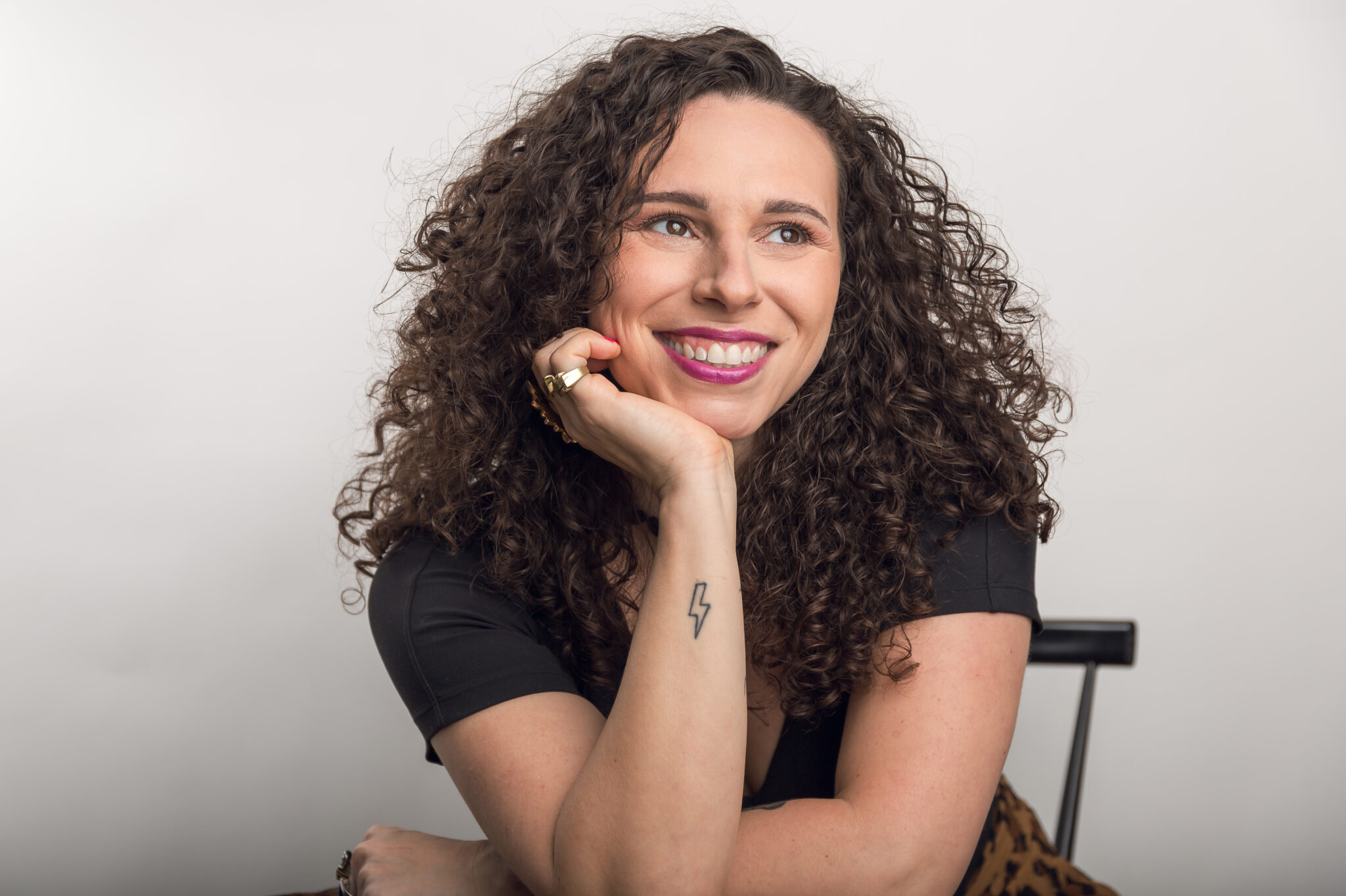 Tawny Lara Talks Sober Dating, Her Parentheses Non-Alc Brand
